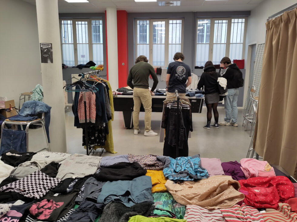 Friperie d’hiver à Poinca ! Une alternative écologique et durable à la ...